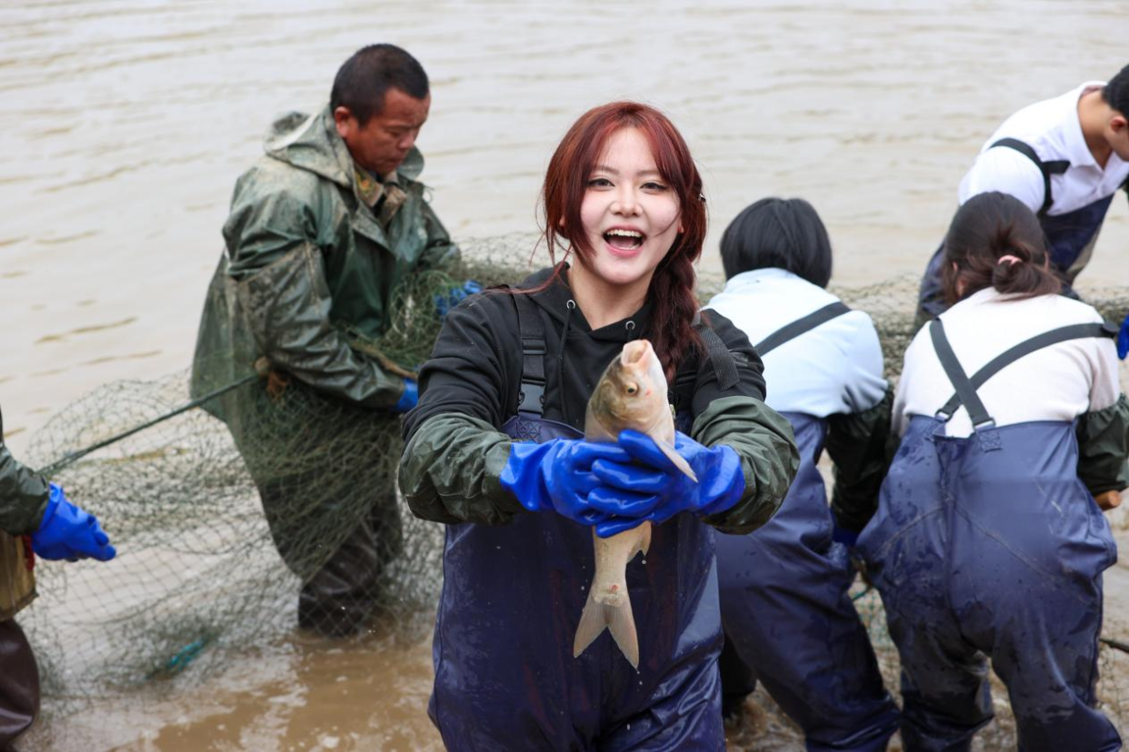 Lively Fishing Event at Wuhan Business University: 1,250 kg of Fresh ...