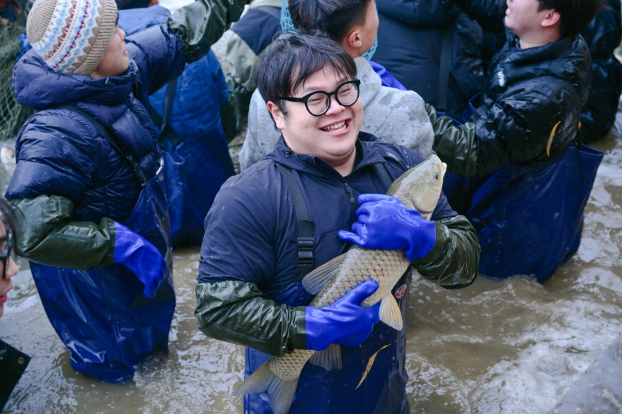 Lively Fishing Event at Wuhan Business University: 1,250 kg of Fresh ...